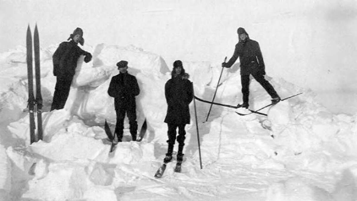 Early photos of skiing in the Northwest