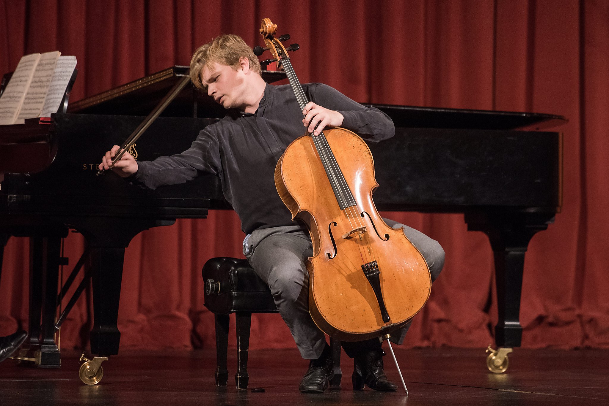 Lev Sivkov, Russian cellist, makes fierce debut