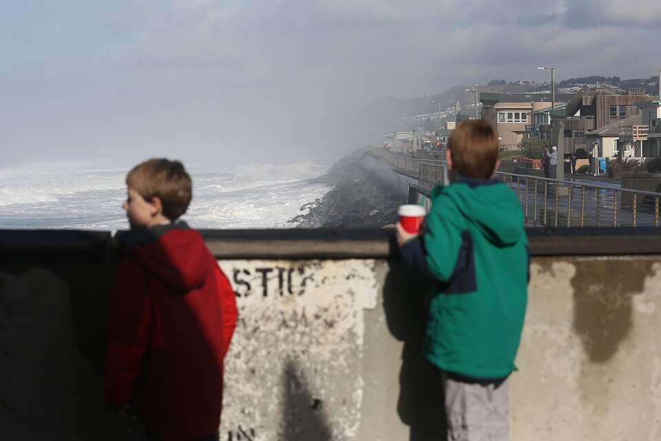 Bay Area high-surf warning issued as waves topped 25 feet