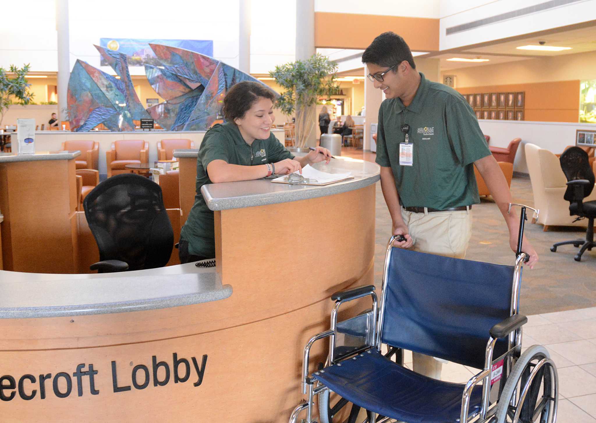 Volunteer program gives students peek into medical field