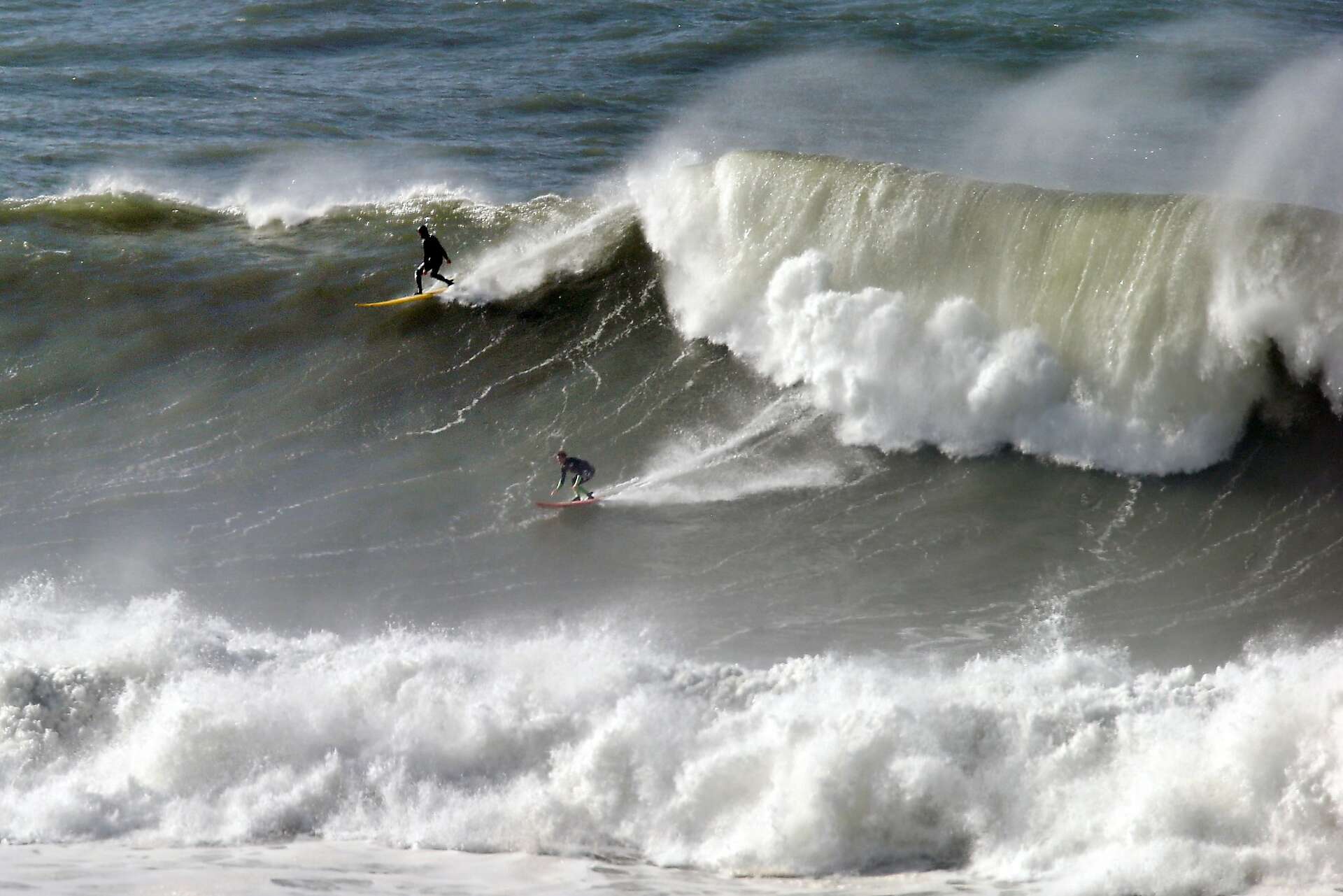 Surfer hurt in wipeout at Mavericks as waves hit 50 feet