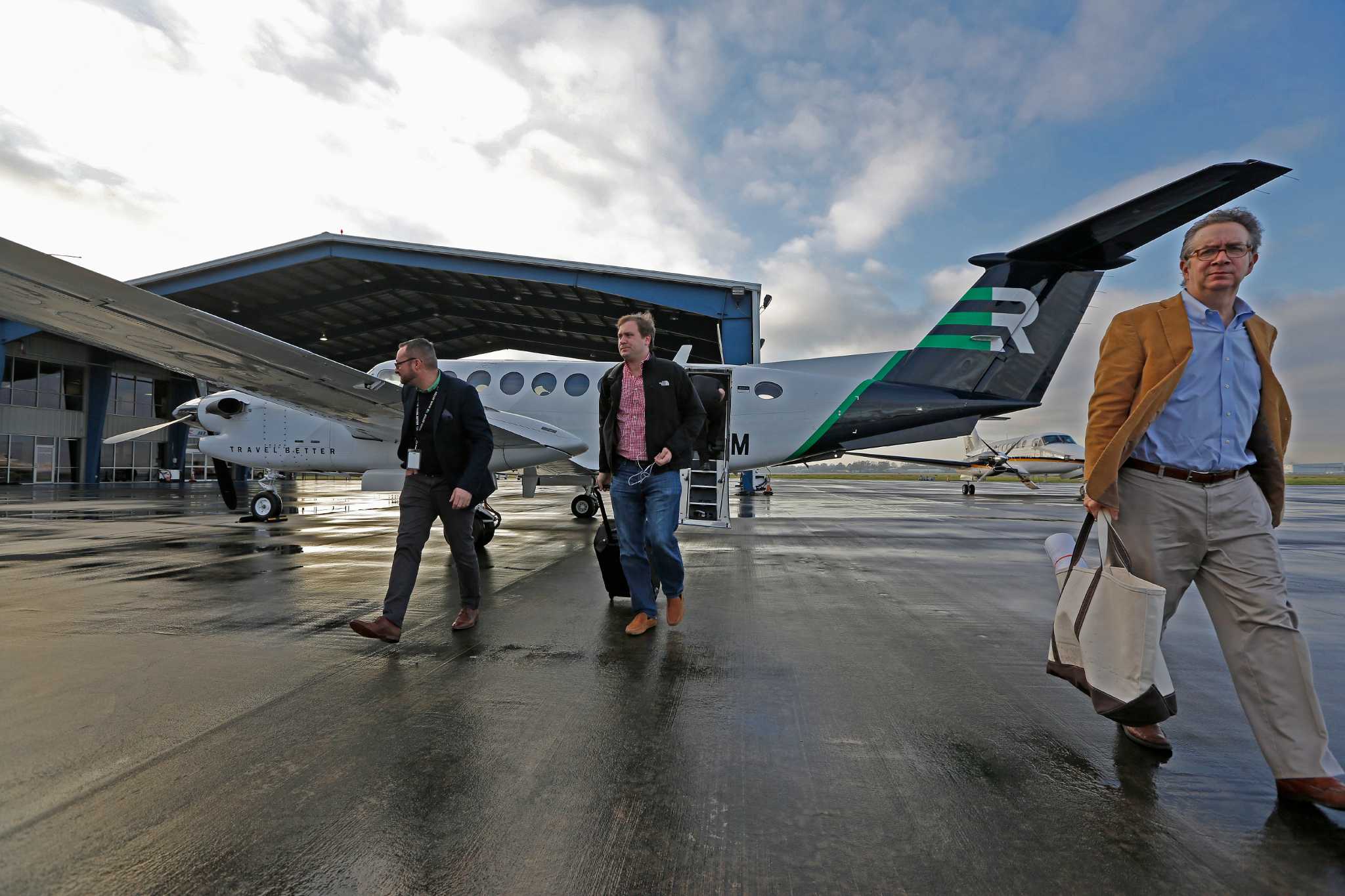 Flight-sharing company adds airport in Spring