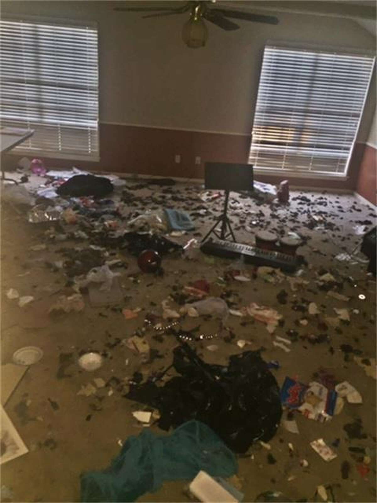 This is the filthiest house in Houston – and someone actually wants to ...