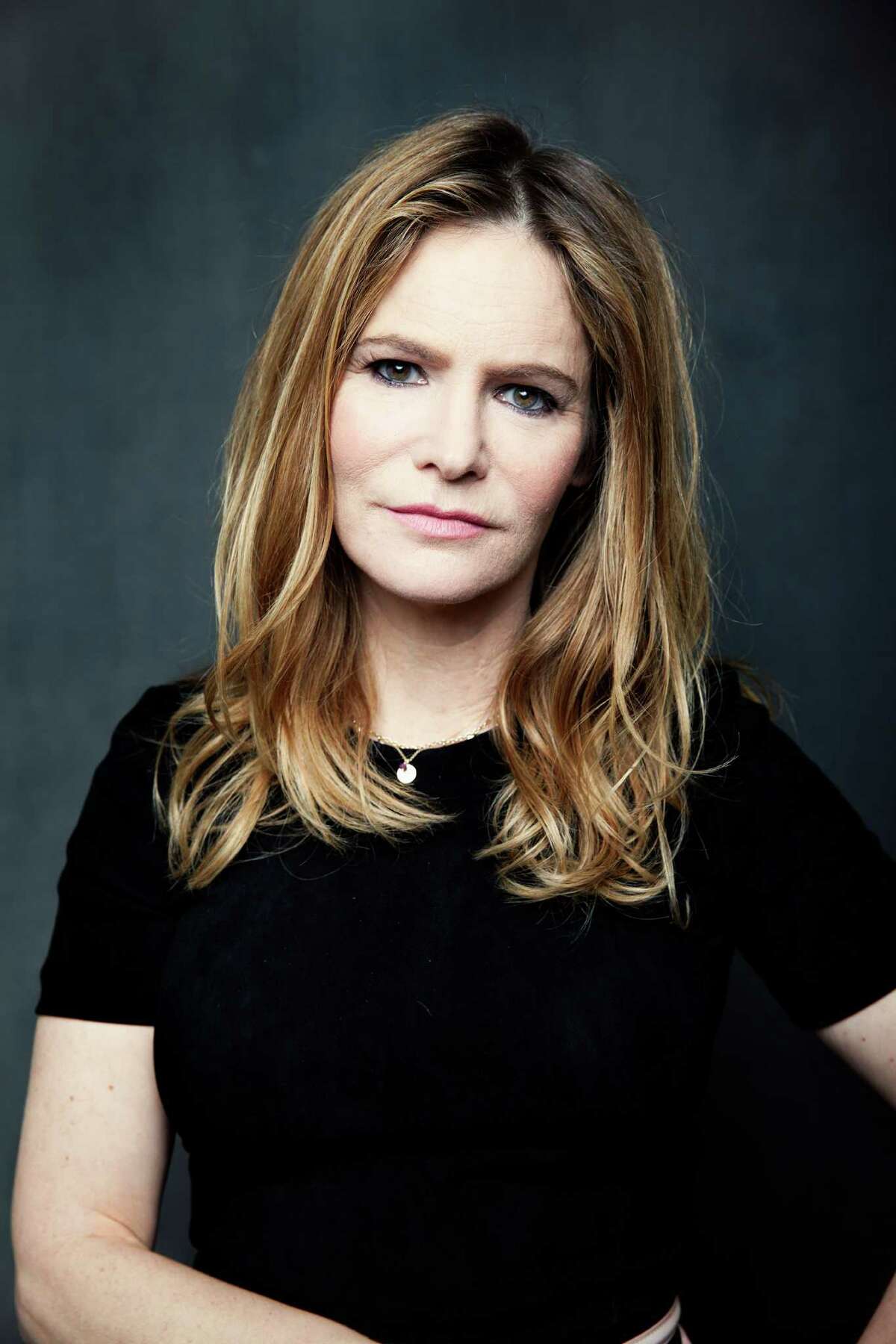Jennifer Jason Leigh takes on two divergent characters