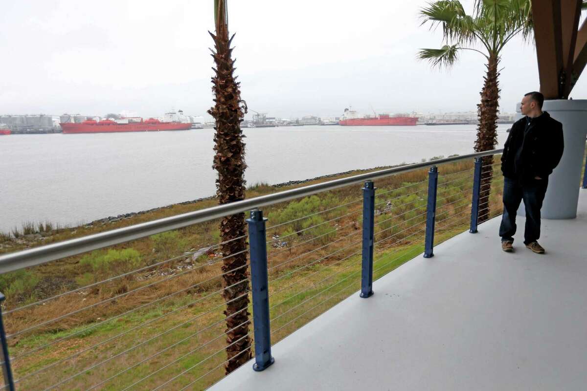 San Jacinto looks to the sea