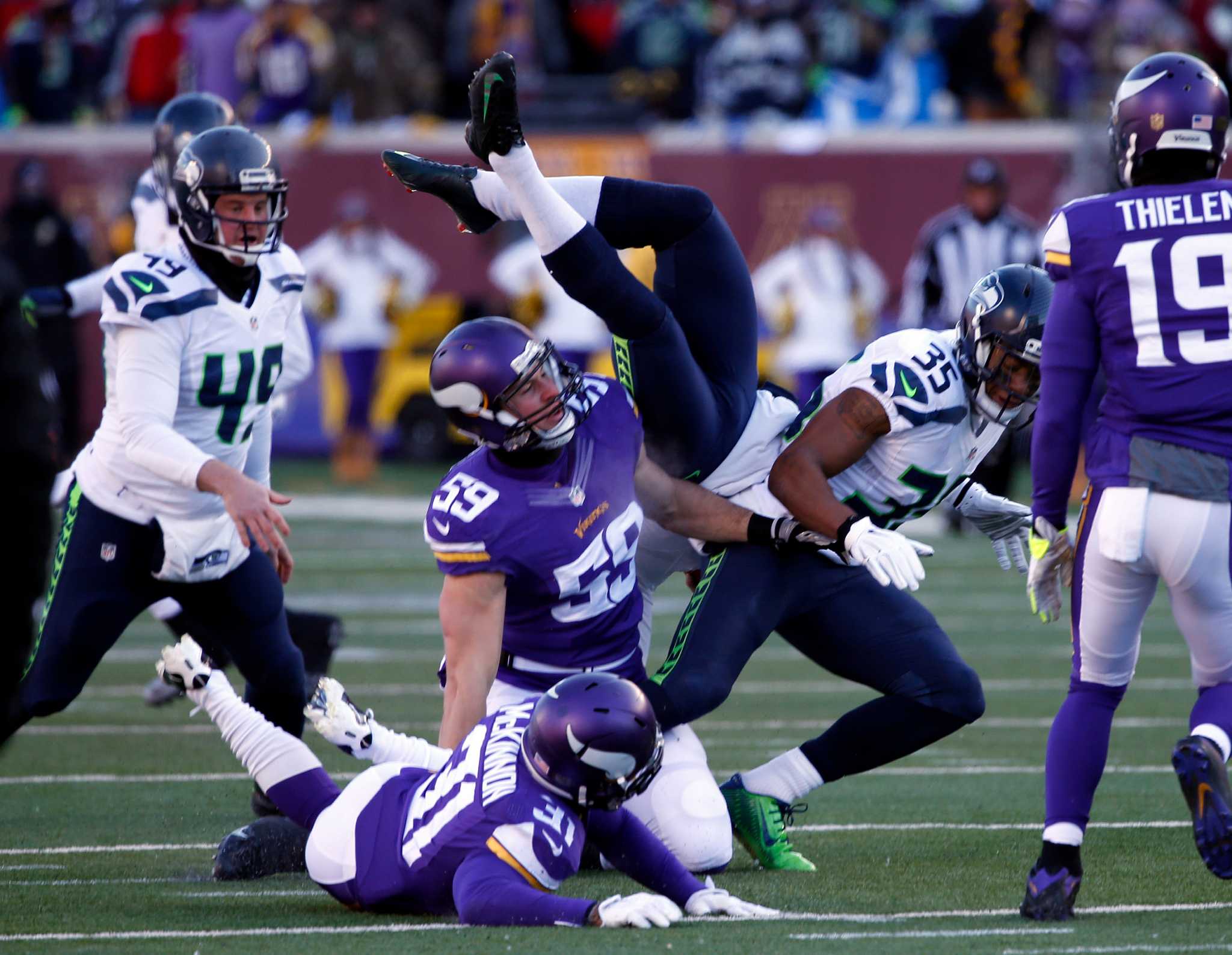Seahawks escape as field goal misses