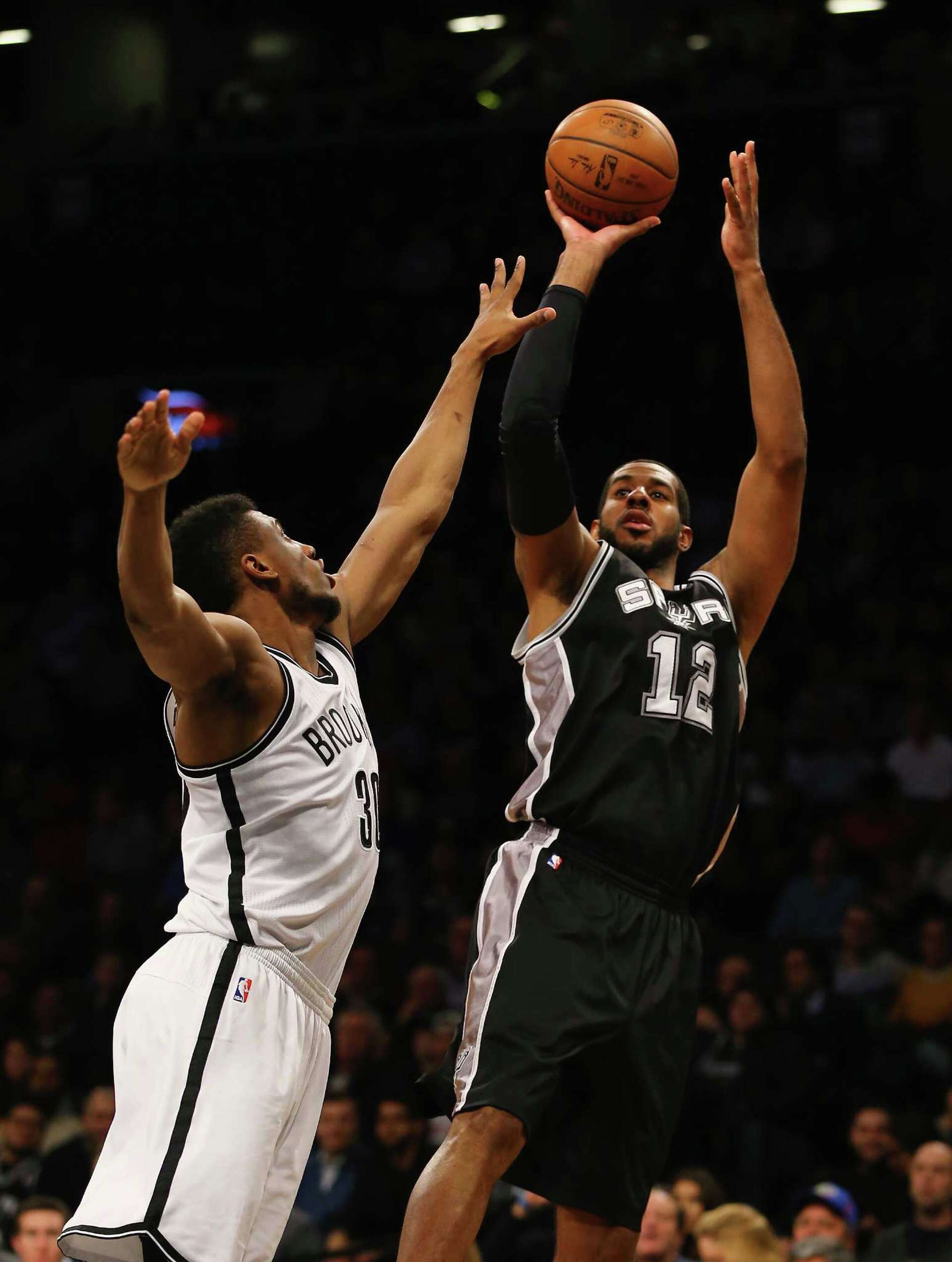 Spurs extend winning streak to season-best 8 games with rout of Nets