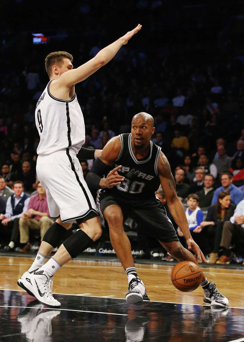 Spurs extend winning streak to season-best 8 games with rout of Nets