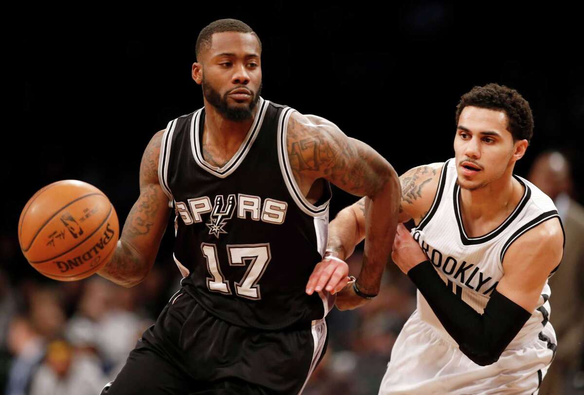 Aldridge, Spurs make rough debut for Nets coach
