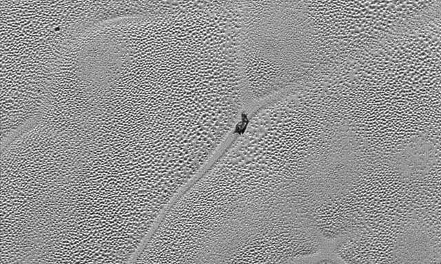 NASA pics show snail-like objects traversing Pluto