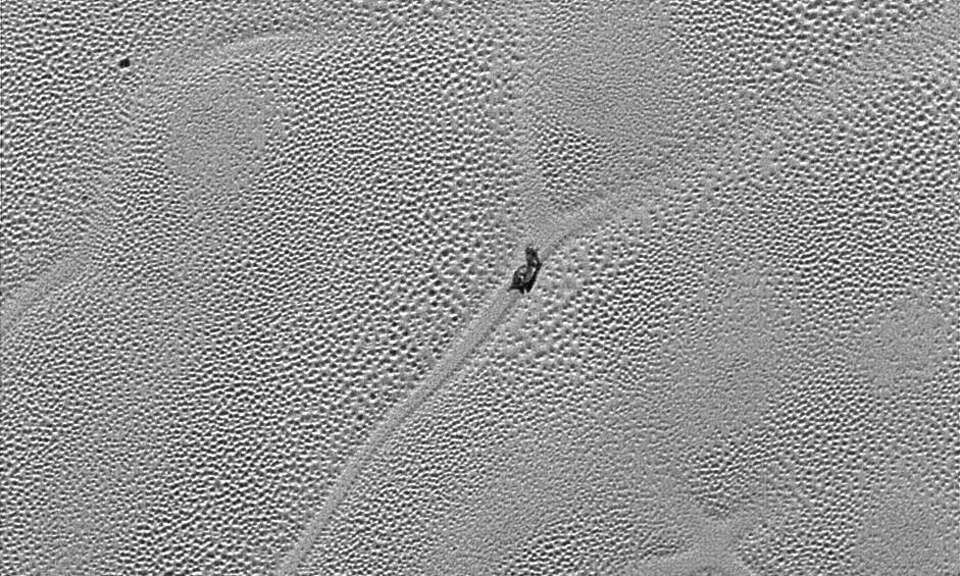 NASA pics show snail-like objects traversing Pluto