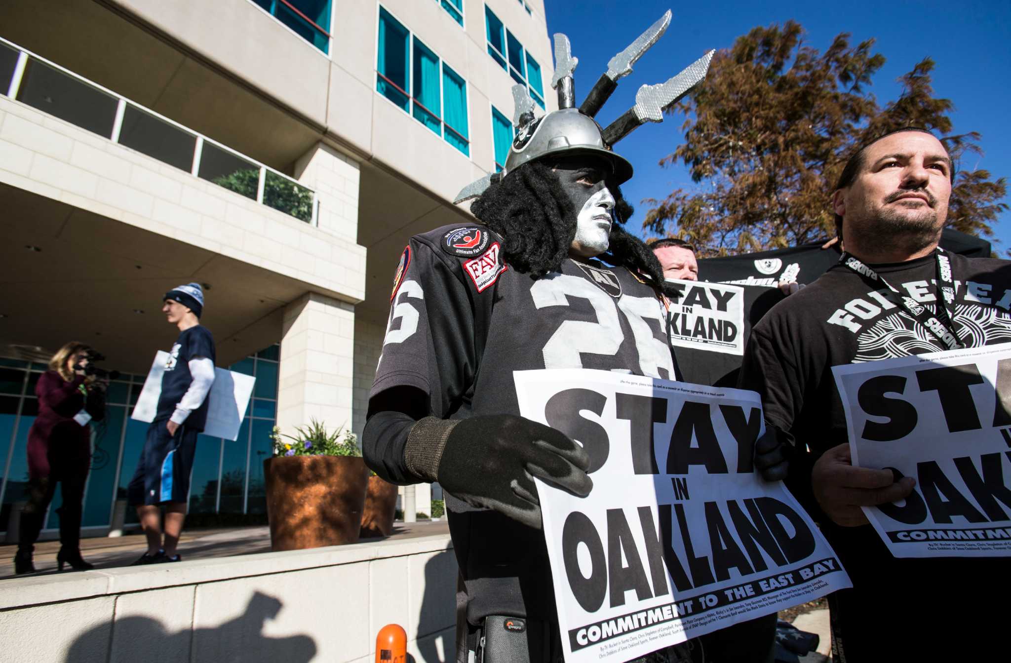 NFL's Los Angeles relocation committee recommends Carson stadium project