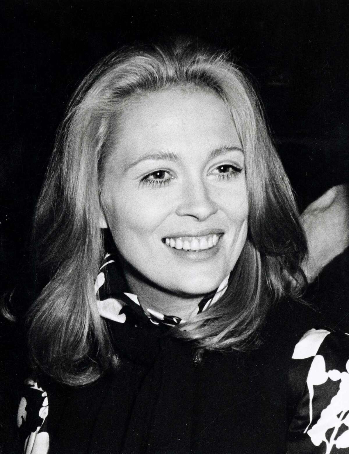 Faye Dunaway turns 76: Then and now