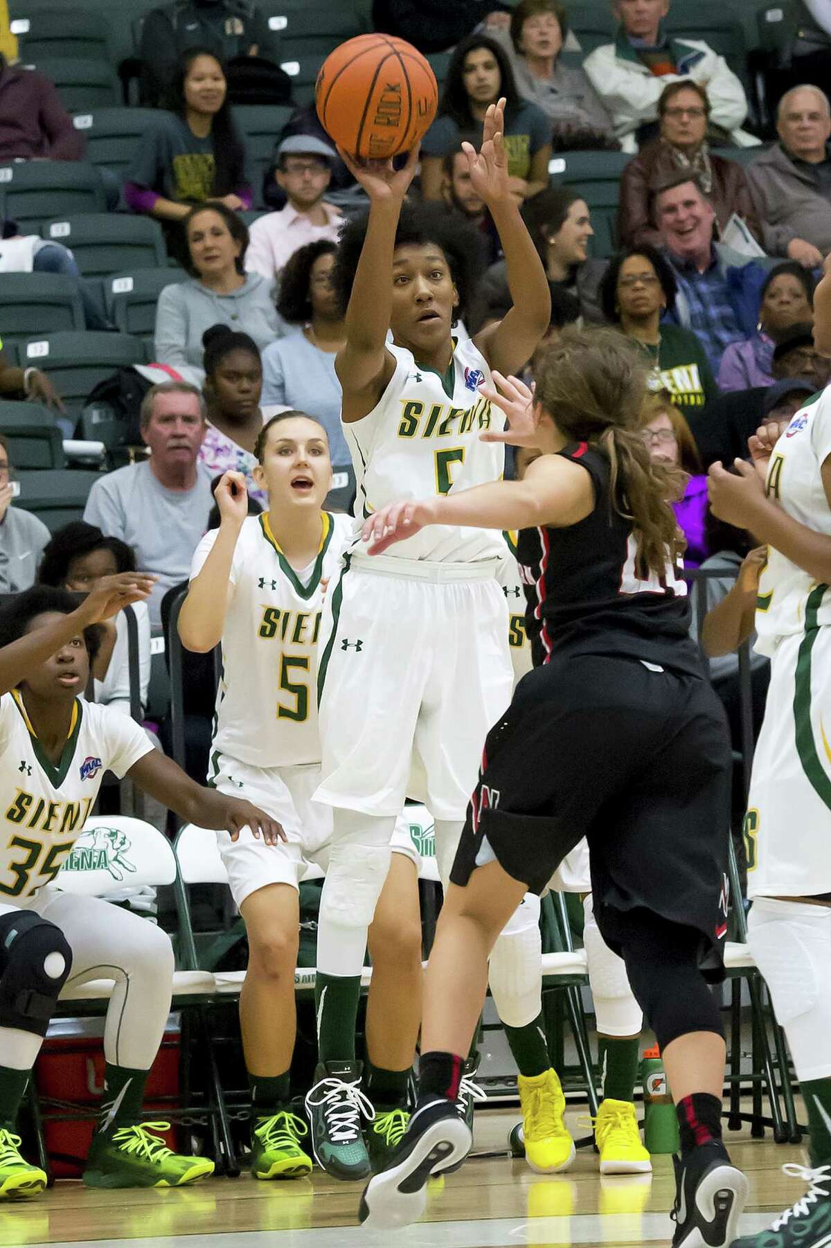 Siena women's basketball off to best start in 14 years