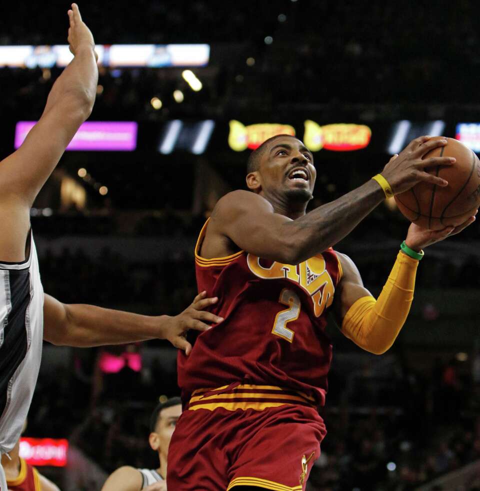 Spurs complete comeback, down Cavaliers to stay perfect at home