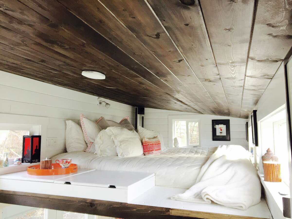 Bay Area couple finds affordable living with 162-square-foot tiny house