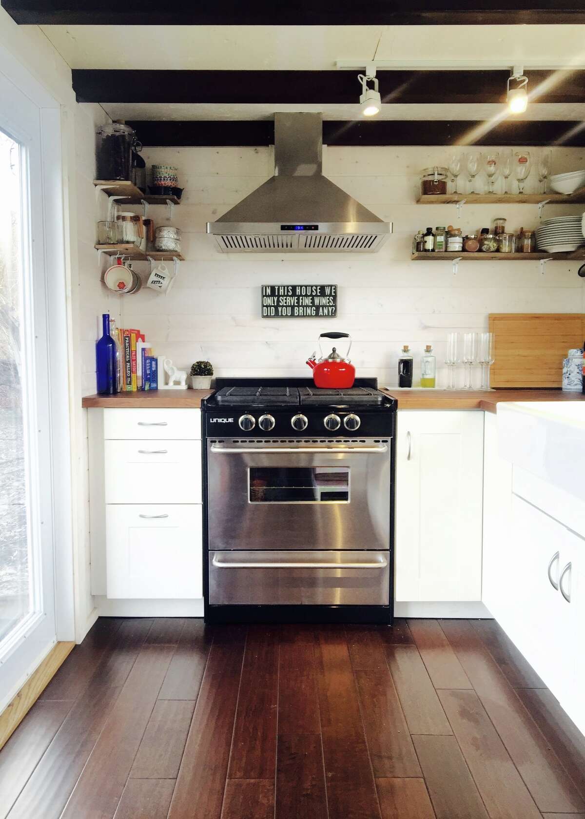 Bay Area couple finds affordable living with 162-square-foot tiny house