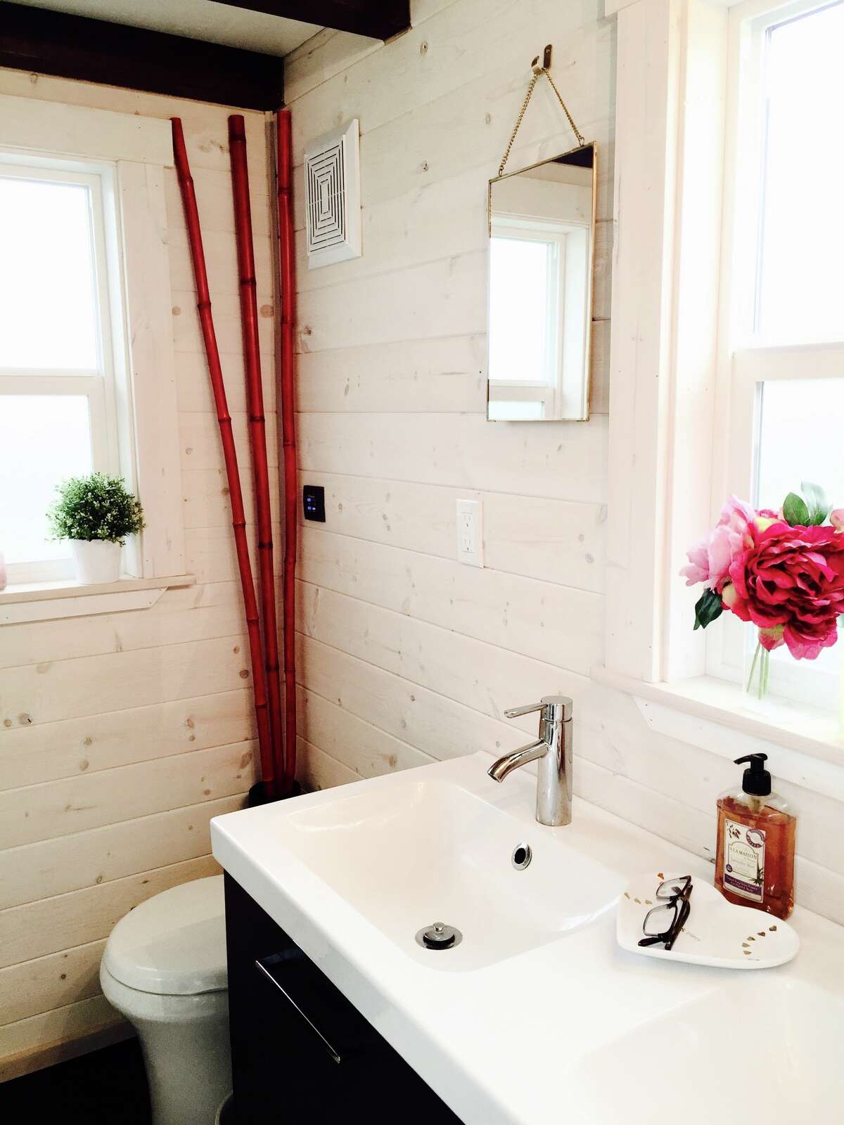 Bay Area couple finds affordable living with 162-square-foot tiny house