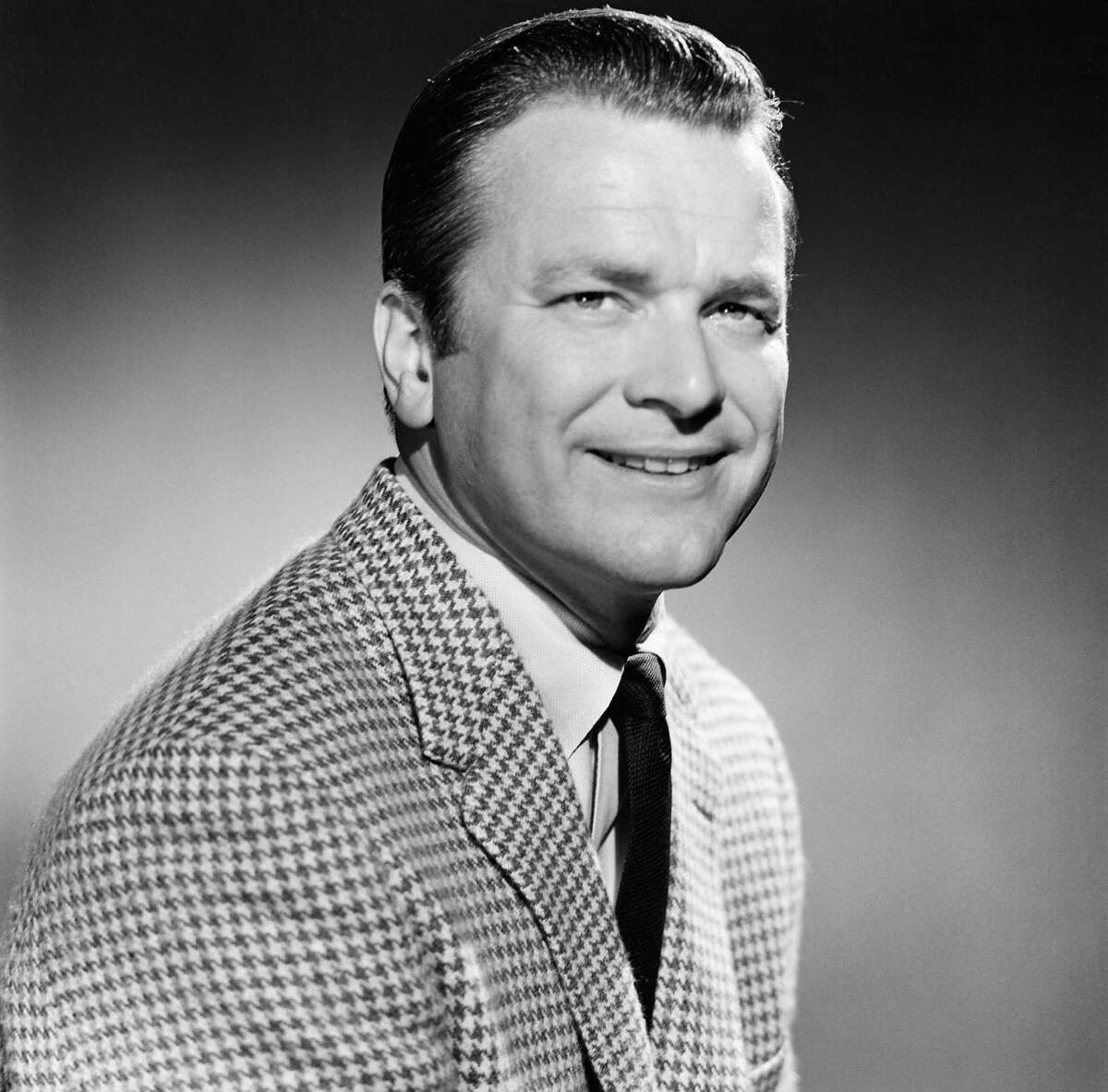 New broadcast of Super Bowl I a fitting tribute to Jim Simpson