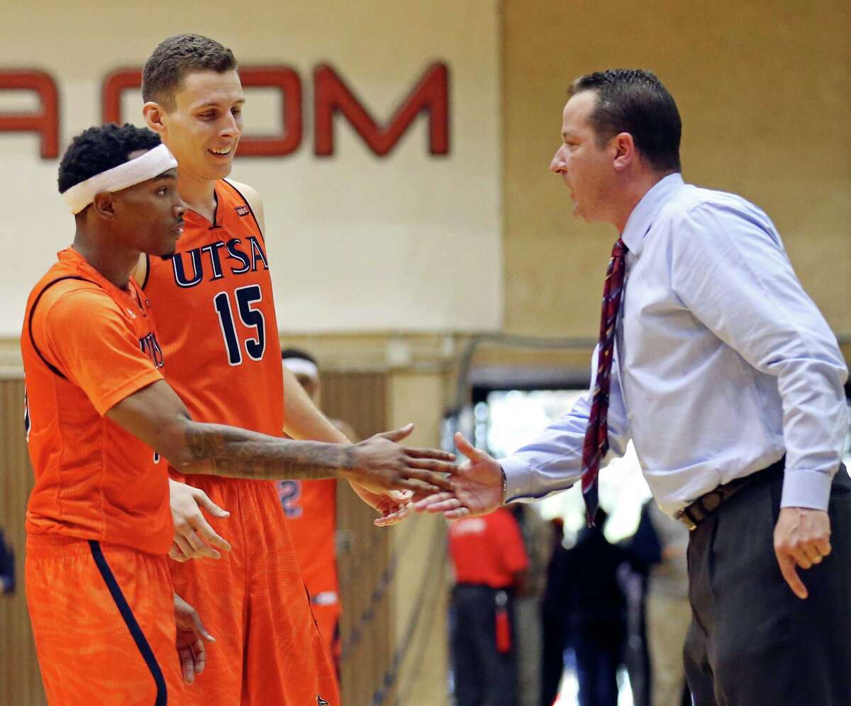 UTSA rallies in the second half to knock off UTEP, 71-67
