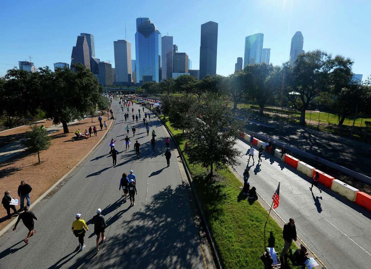 Fashion, style of the 42nd annual Houston Marathon