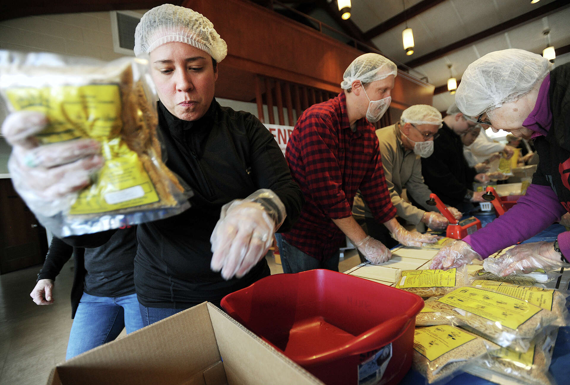 How to volunteer this holiday season in southwestern Connecticut