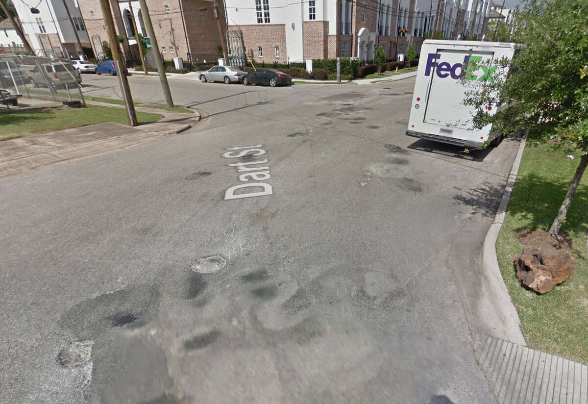 Mayor's city pothole-repair program smoothing worst Houston streets ...