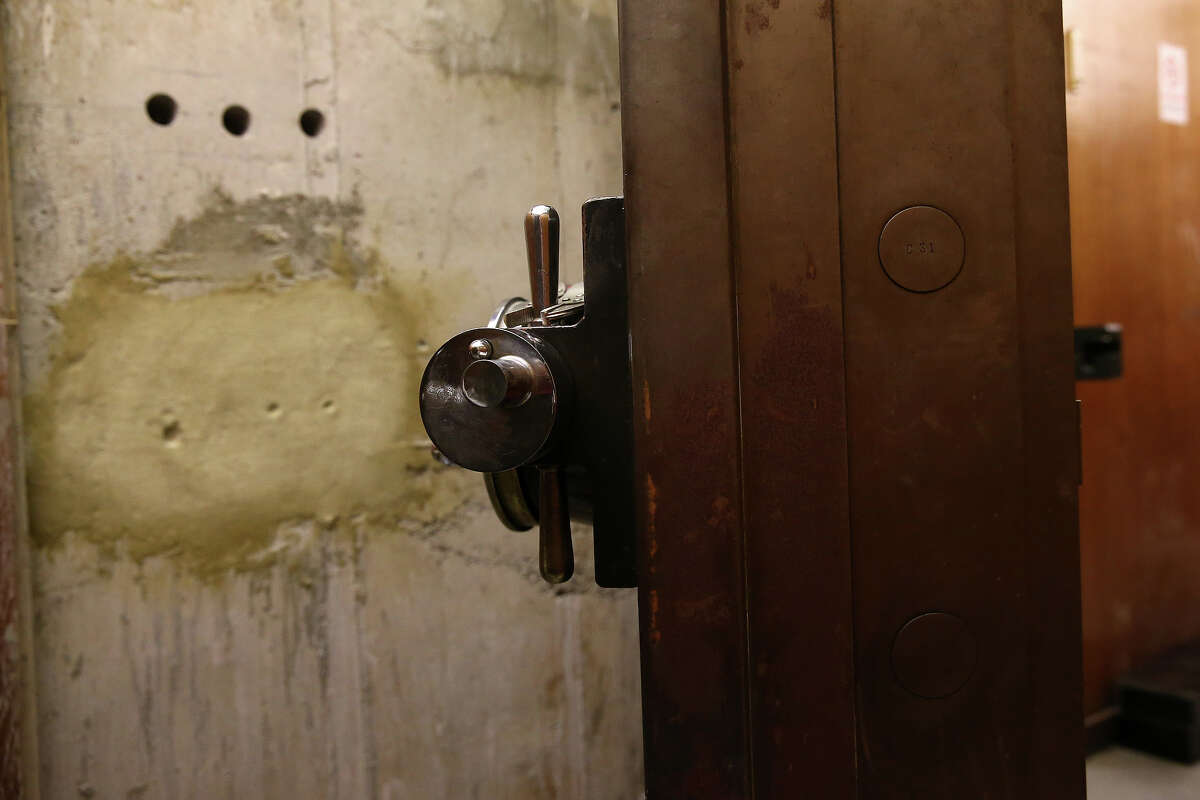 Photos: How burglars stole $20 million in gold, jewels and cash