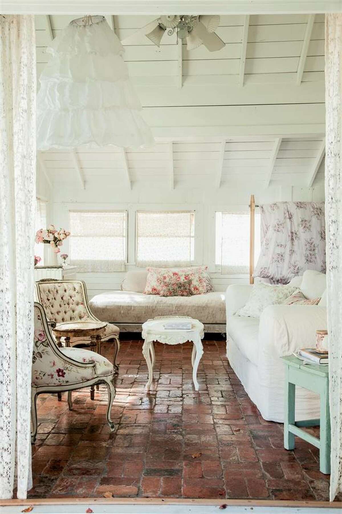 'Shabby chic' interior designer Rachel Ashwell wants new owner for her ...