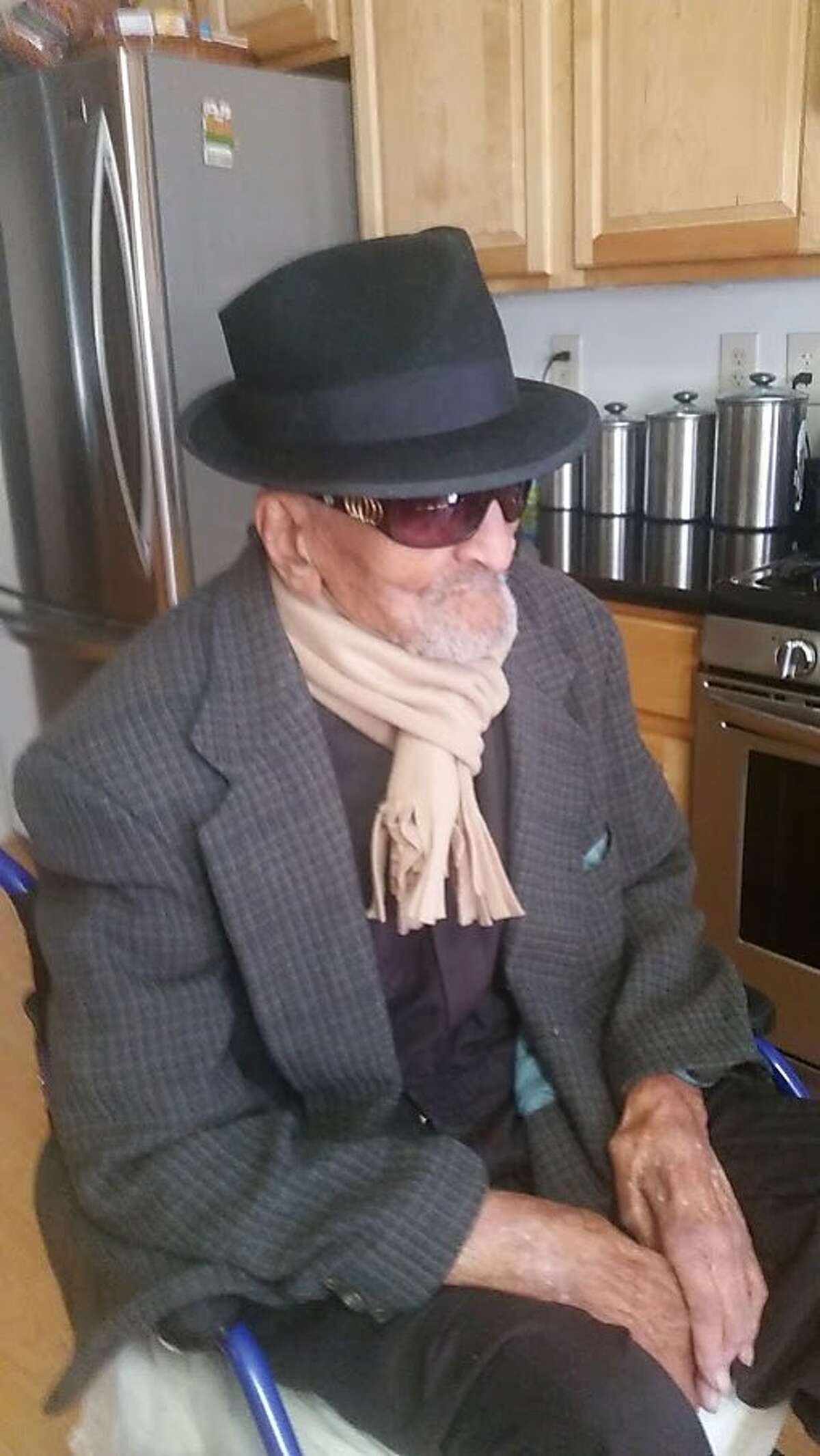 Oakland man, said by his daughter to be 117, dies