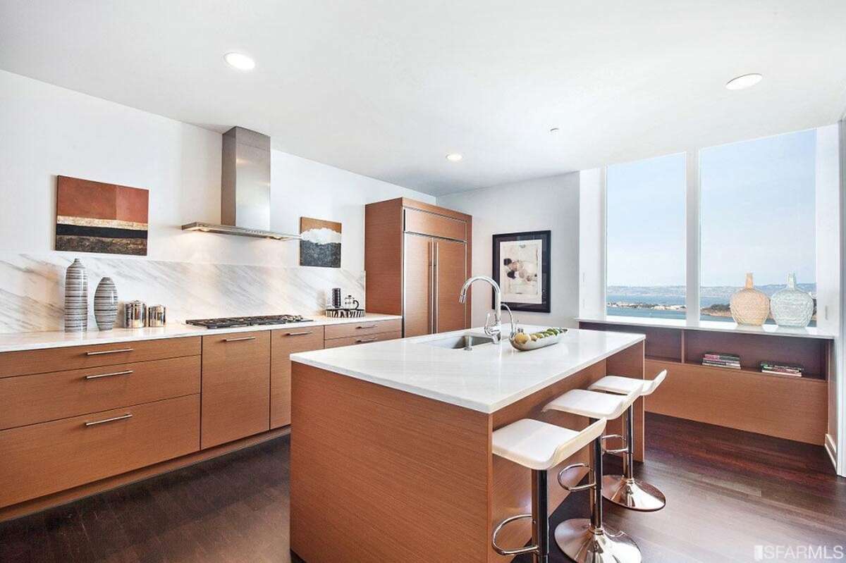 SF’s landmark tower for rich and famous is sinking and tilting