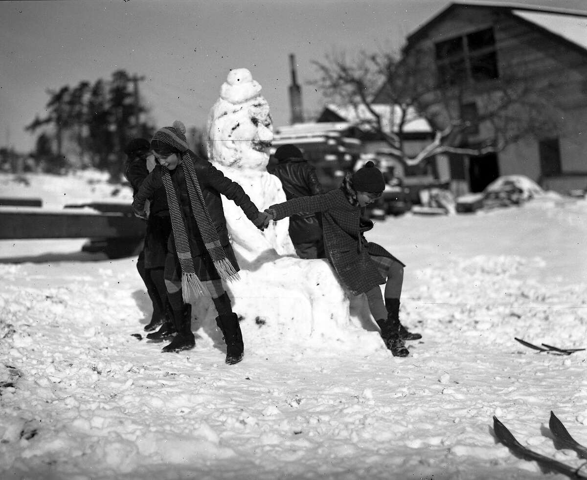 Vintage snowstorms: When your grandfather had to walk 10 miles to ...