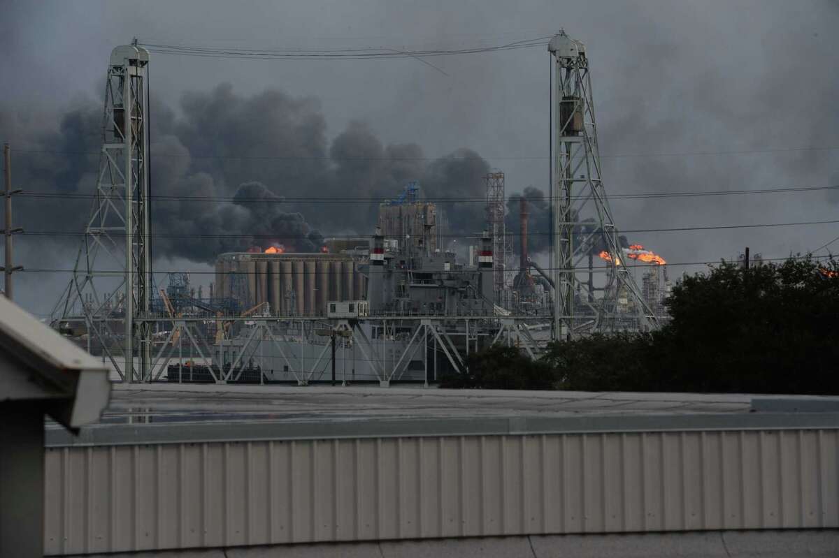 Flames, smoke at ExxonMobil refinery was 'no cause for alarm'