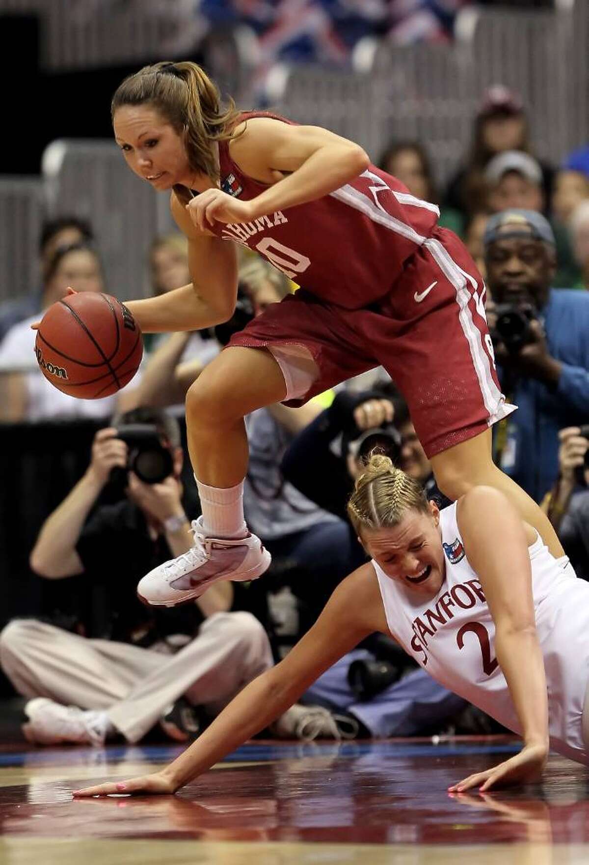 Stanford out to deny UConn a second straight title