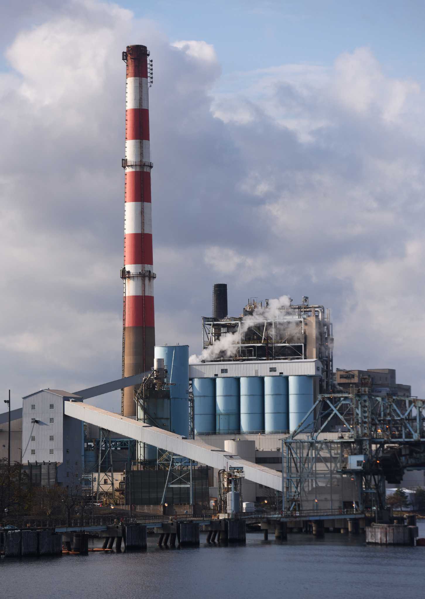 Hearing set for deal to close Bridgeport power plant
