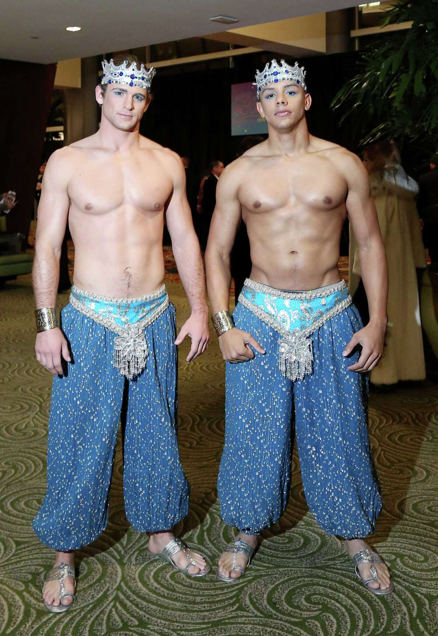 Winter Ball spotlights cars & Crohn's disease