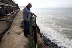 More evacuations in Pacifica as cliffs give way to the sea