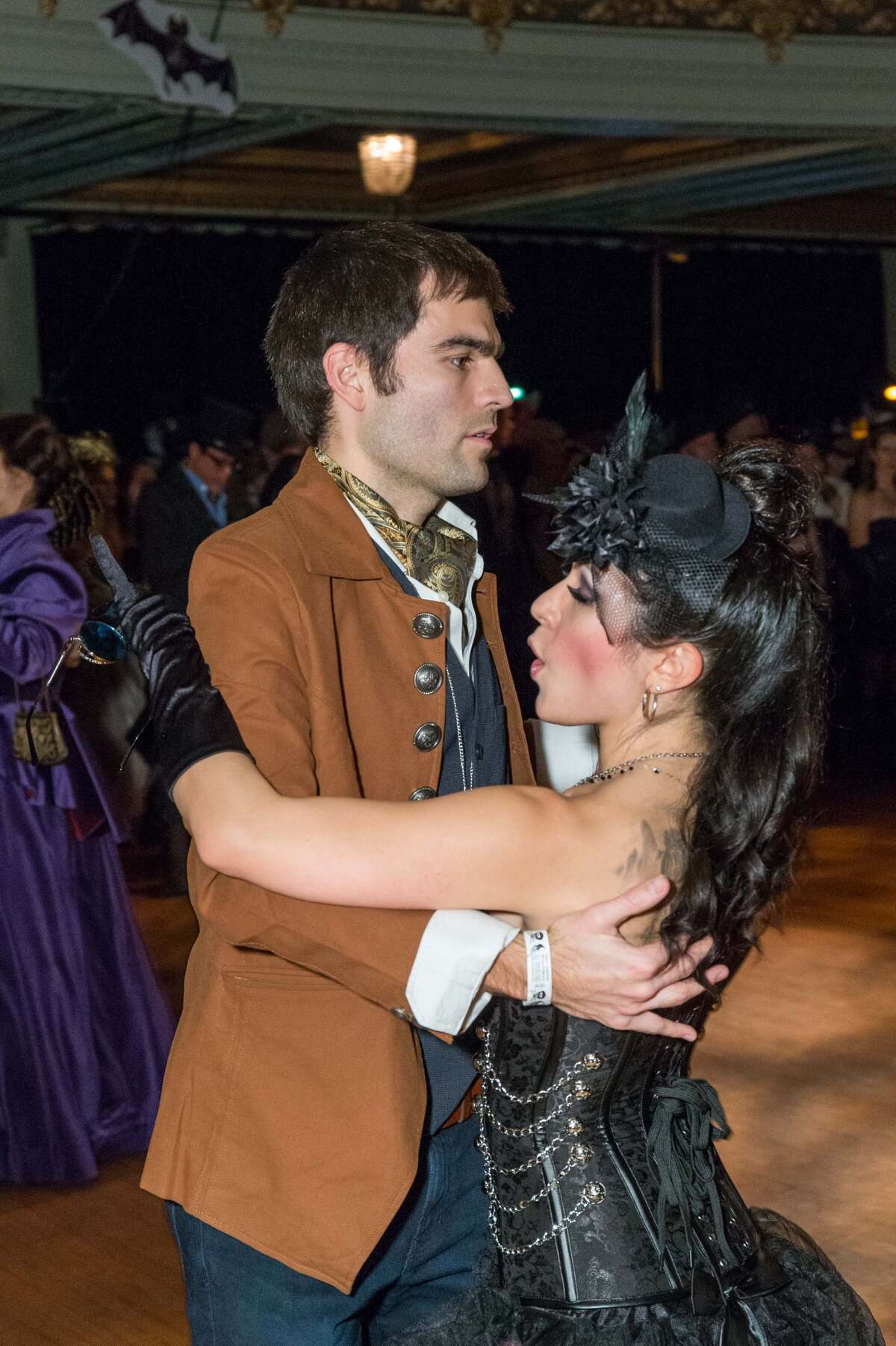 San Francisco steps out in their finest costumes for the 2016 Edwardian ...