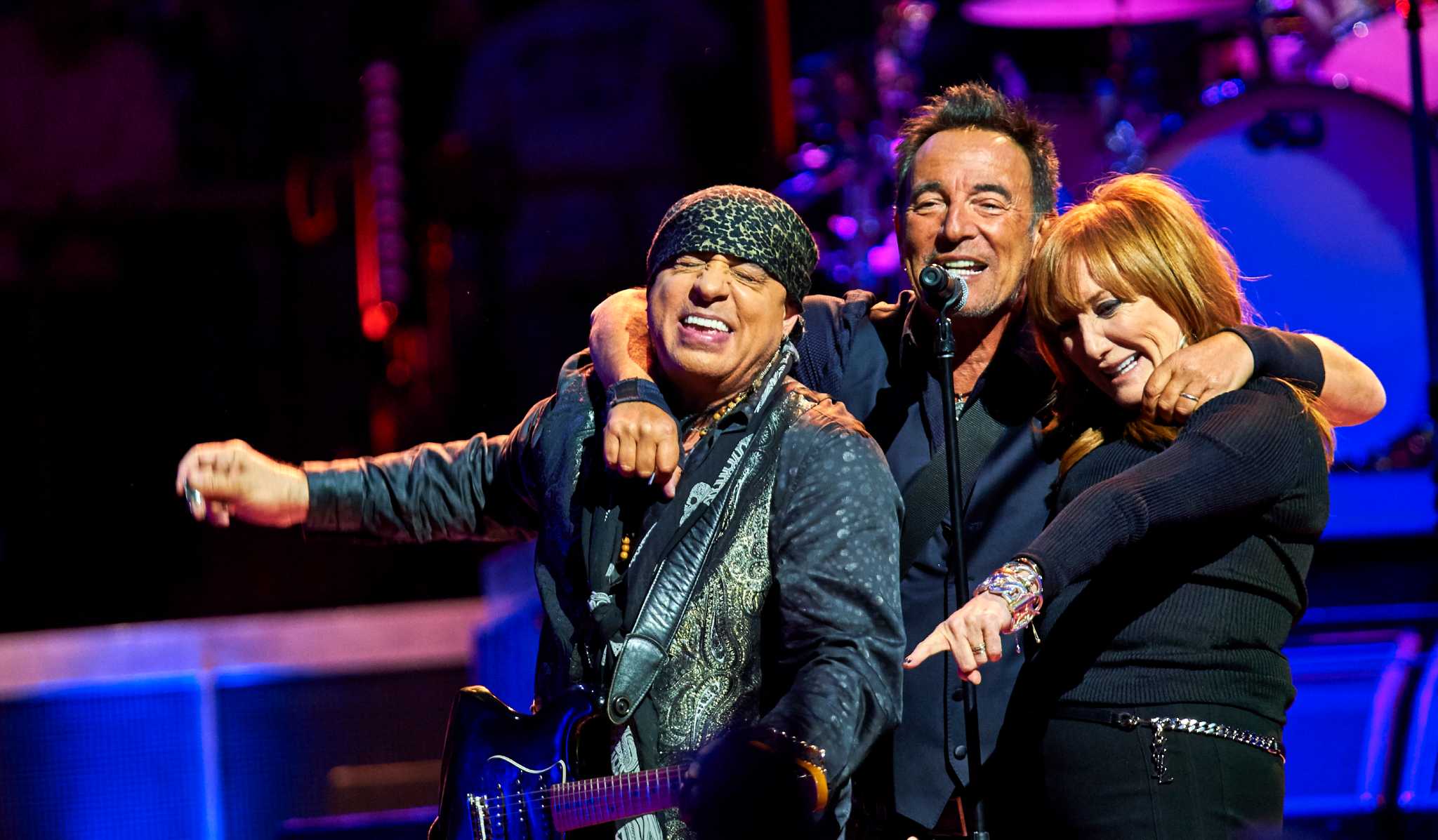 Bruce Springsteen's tour showcases new way of serving fans