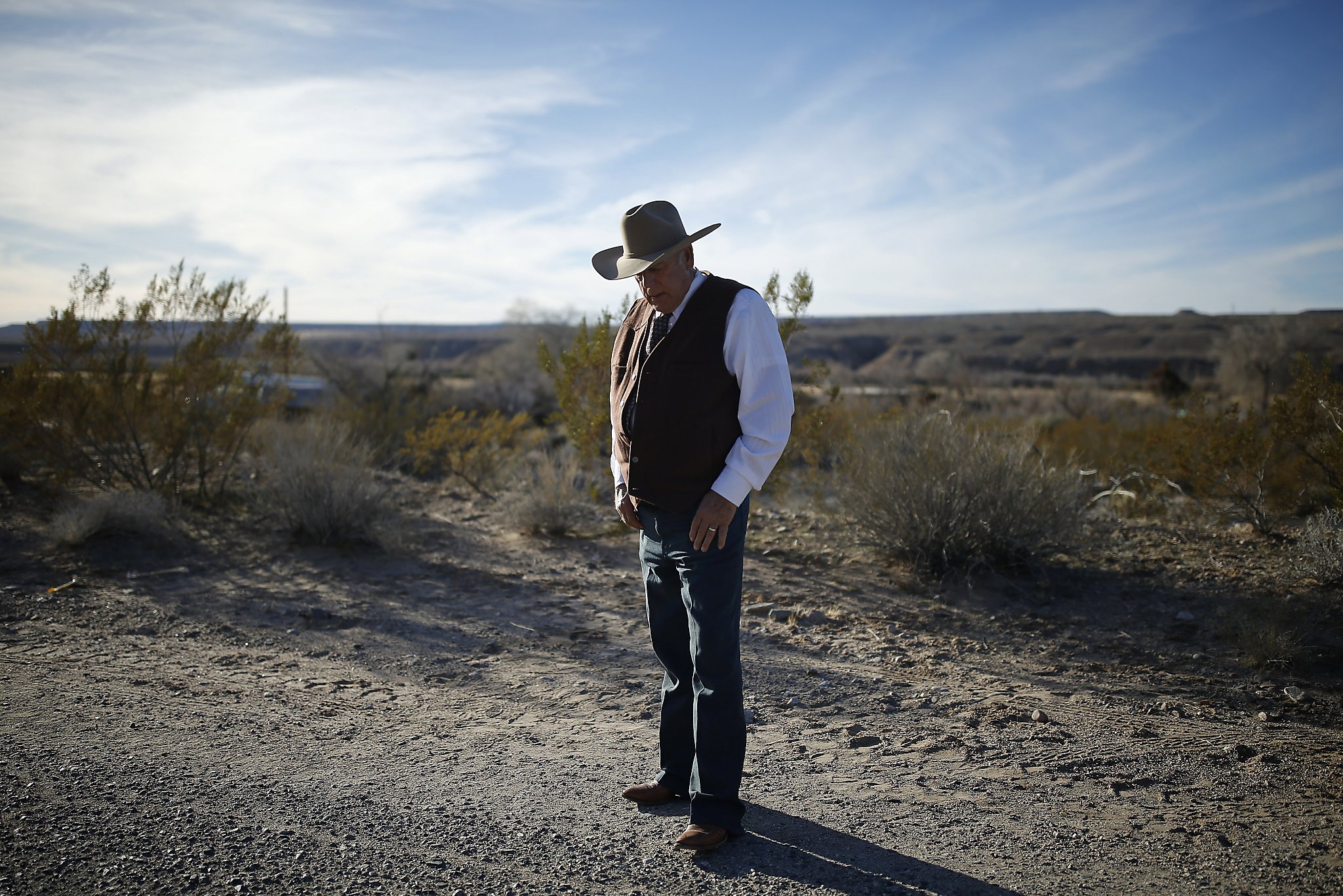 Holdouts in Oregon siege offer to leave if none are charged
