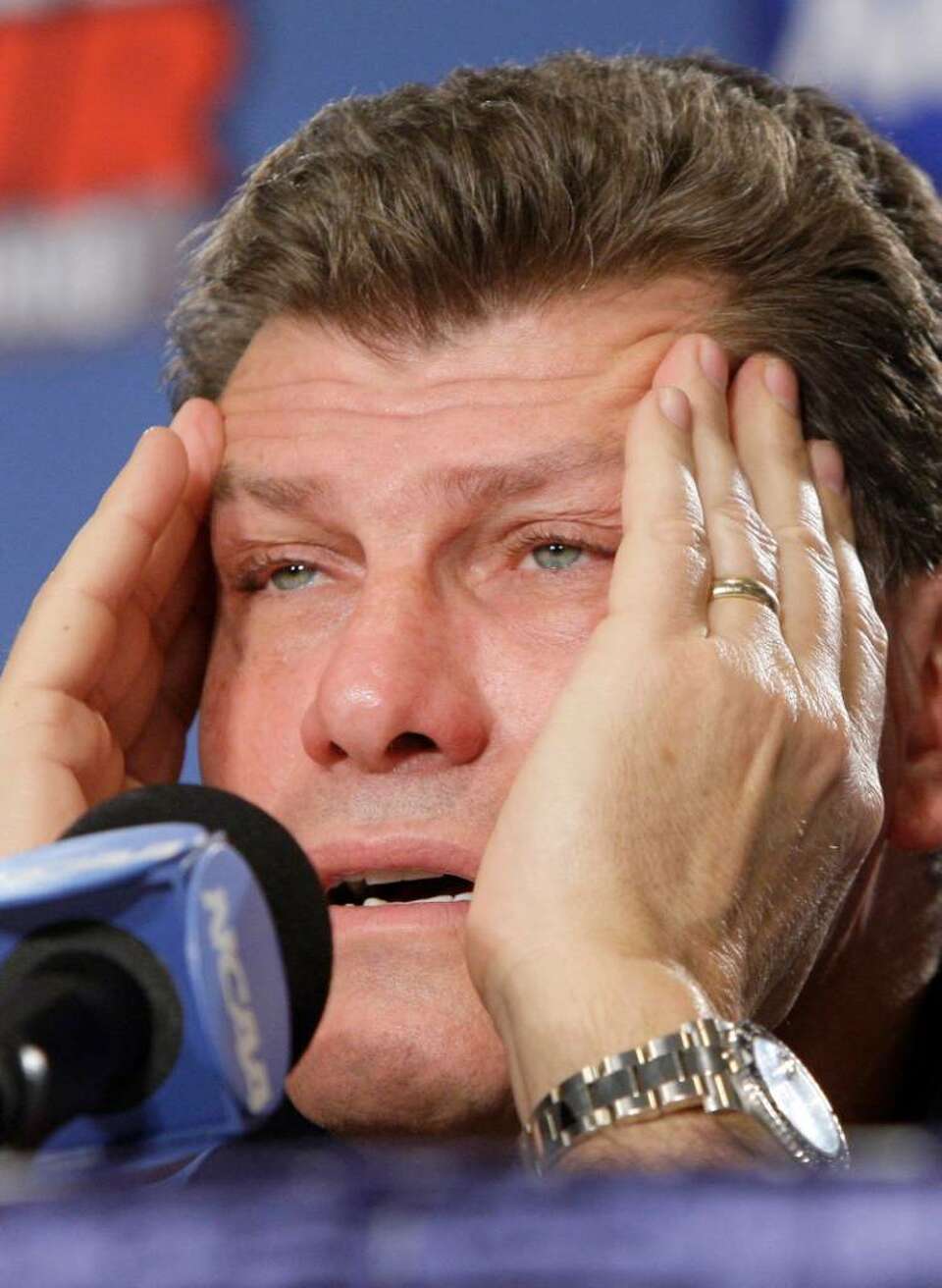 Stanford out to deny UConn a second straight title