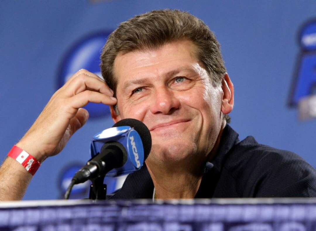 Stanford out to deny UConn a second straight title