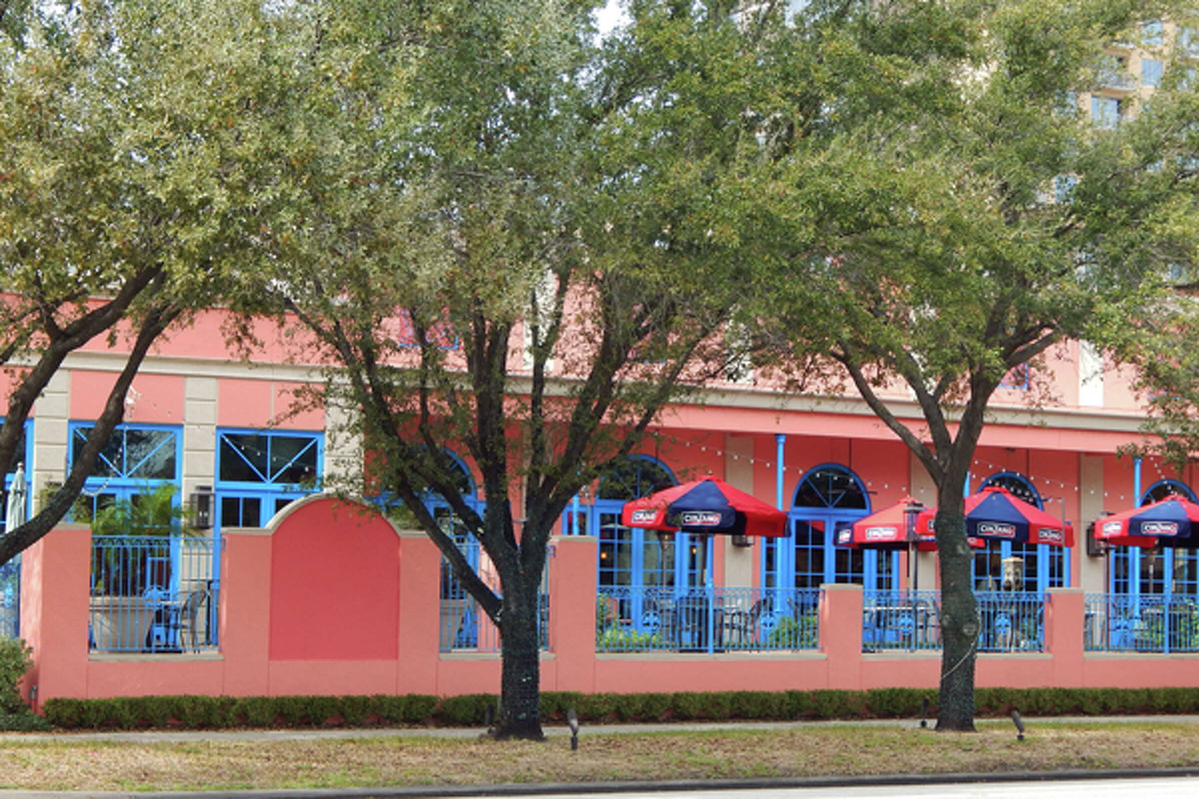 Tony Mandola’s sheds white tablecloth approach