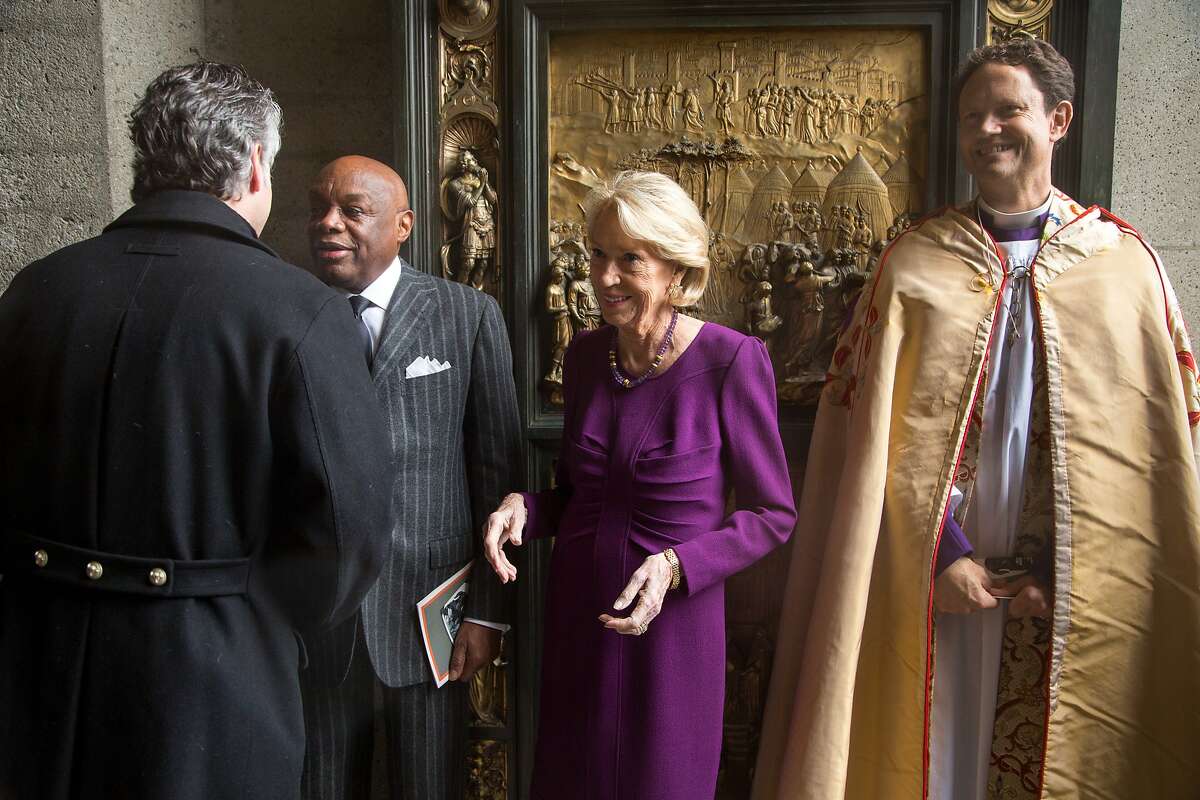 Almost 1,000 help send off Wilkes Bashford in style