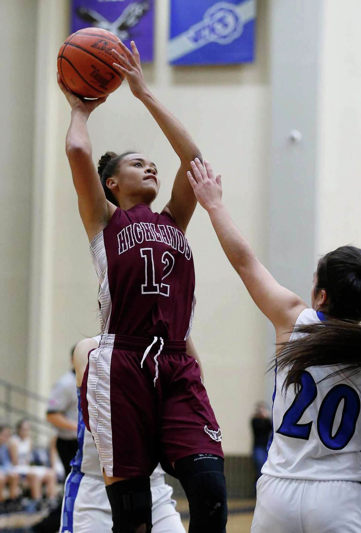 Lanier snaps Highlands’ 31-game district winning streak