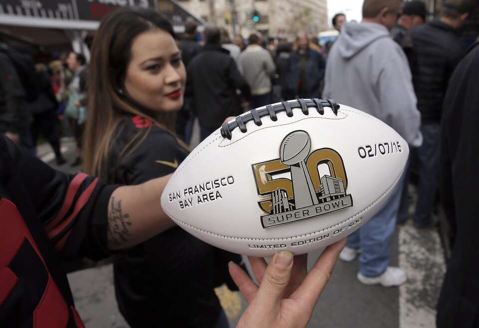 Super Bowl party starts early with opening of downtown fan zone