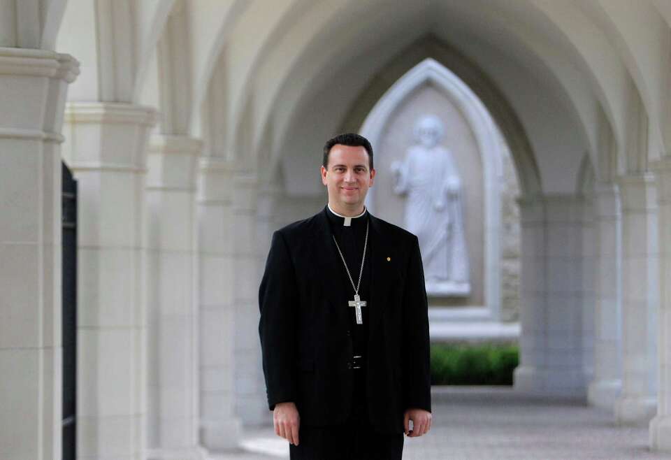 Vatican veteran poised to lead converts