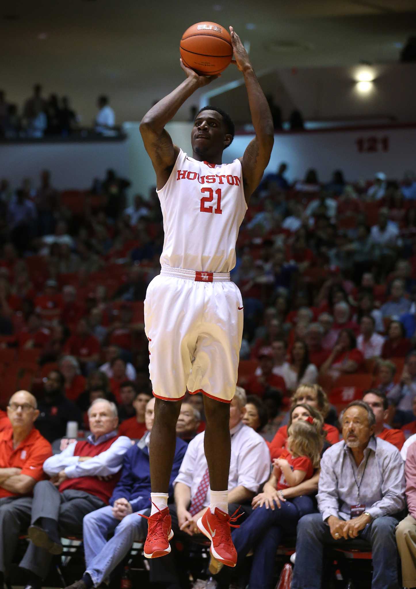 Dotson scores 19 to lead Houston past Tulane 82-69