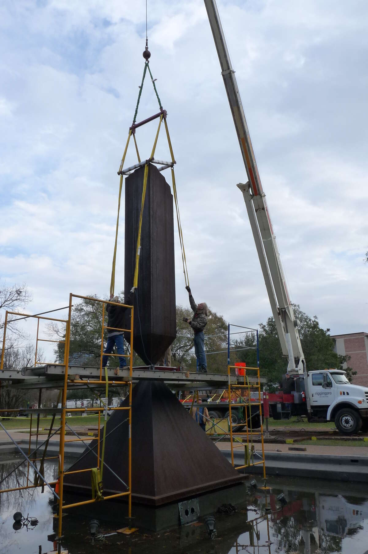 What's broken with 'Broken Obelisk'?