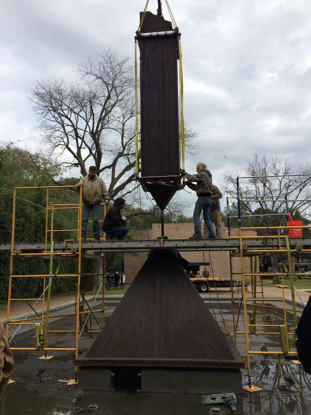 What's broken with 'Broken Obelisk'?
